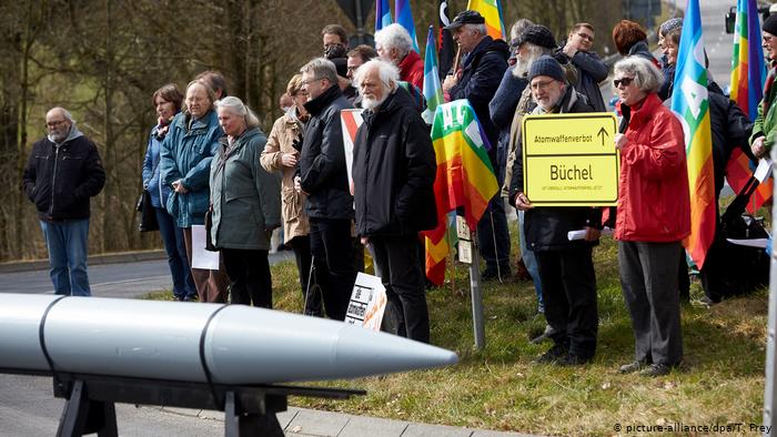 Germany split on banning US nuclear weapons in its territory